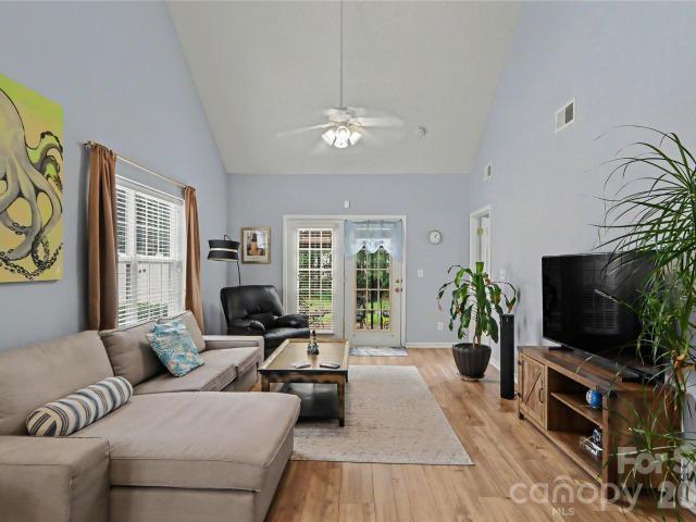 2716 Rozzelles Landing Drive