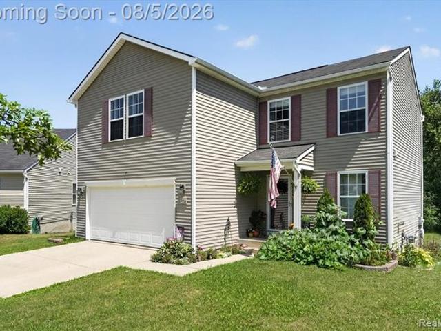 2716 Sterling River Dr, Handy Township, MI 48836