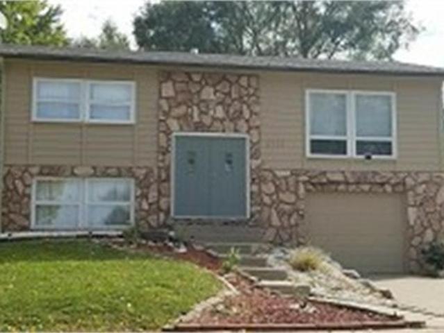 2716 S Helen St, Sioux City, IA 51106