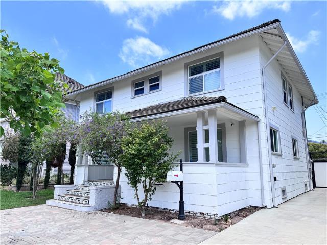 2716 S La Salle