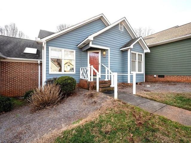 2716 Sawgrass Ct, Winston Salem, NC 27103