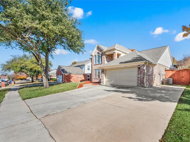 2716 Silver Maple Court