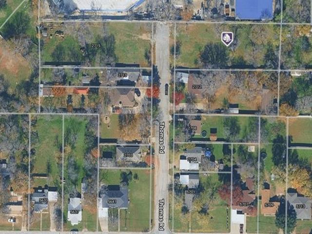2716 Thomas Rd, Haltom City, TX 76117
