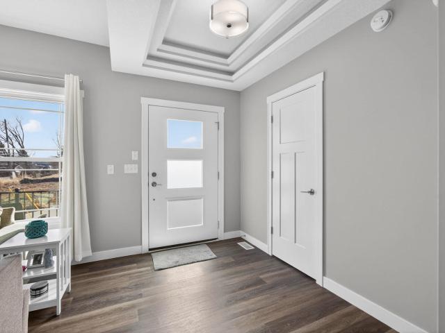 2716 W 38th Place