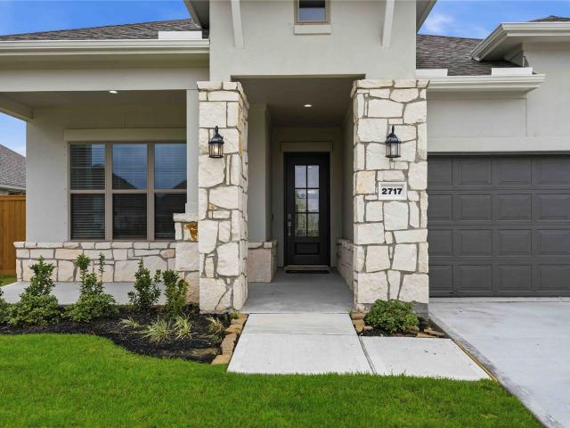 2717 Mackinac Bay Drive