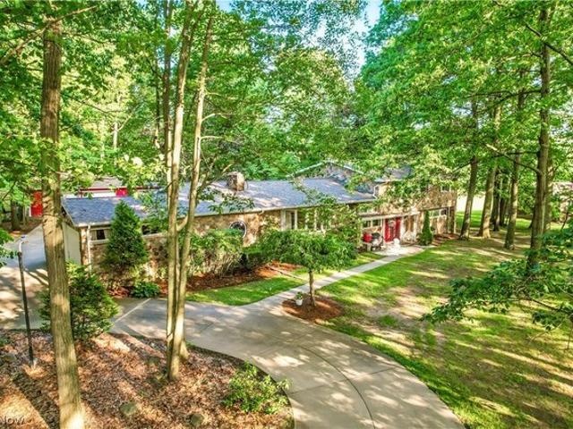 2717 Niles Vienna Rd, Niles, OH 44446
