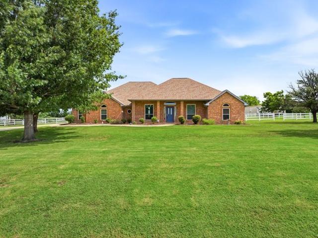 2717 Aston Meadows Dr, Haslet, TX 76052