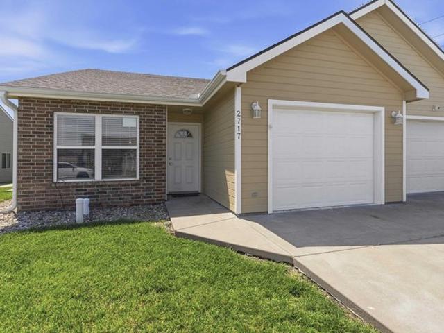 2717 Buttonwood Dr, Manhattan, KS 66502