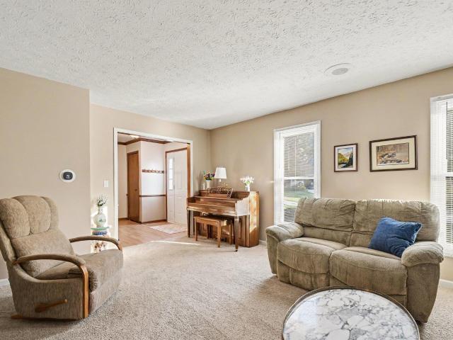 2717 Belknap Lane