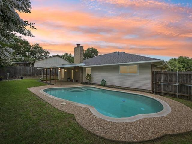 2717 Charlesworth Dr, Austin, TX 78745
