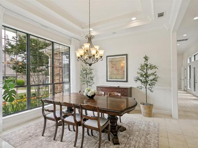 2717 Country Place