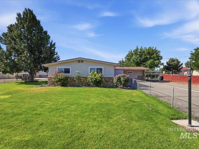 2717 E Victory Rd