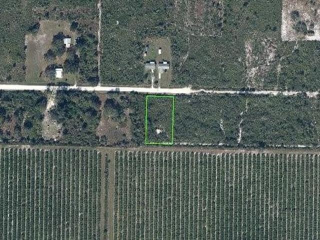 2717 Hacienda Dr, Lorida, FL 33857