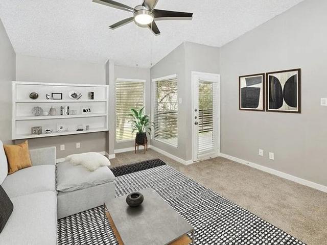 2717 Lawrence Rd, Arlington, TX 76006