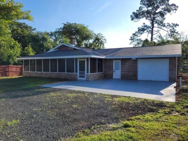 2717 Pine Tree Rd, Deland, FL 32720