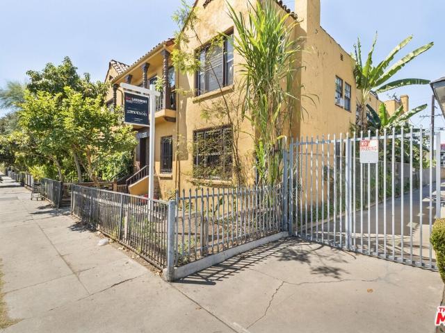 2717 S Budlong Ave, Los Angeles, CA 90007 | MLS #26668 | Compass