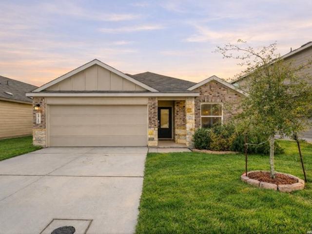2717 San Martin Ln, Seguin, TX 78155