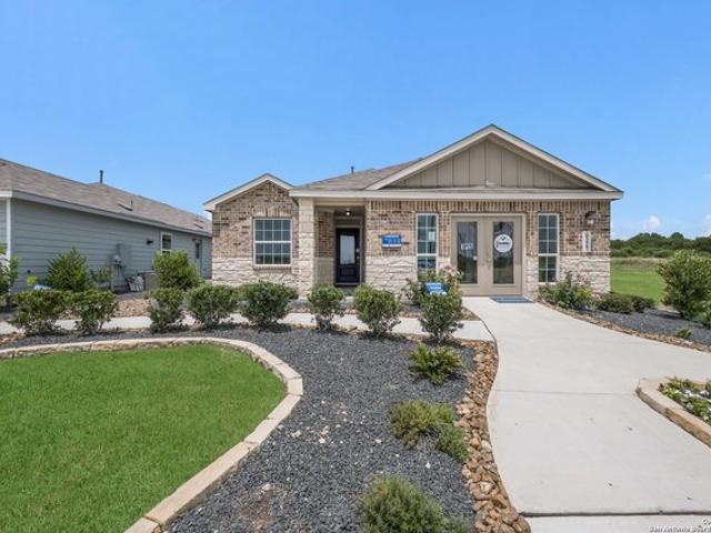 2717 San Martin Ln, Seguin, TX 78155