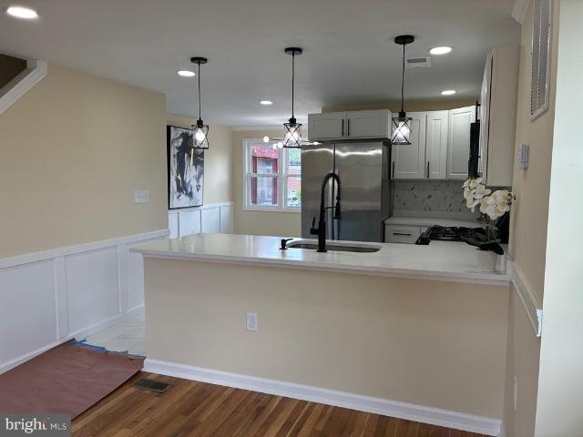 2717 Wegworth Lane