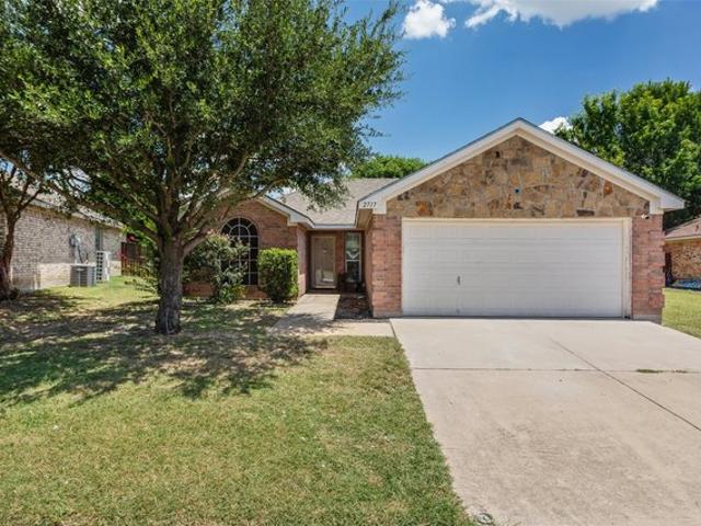 2717 Wildridge Ct, Fort Worth, TX 76108