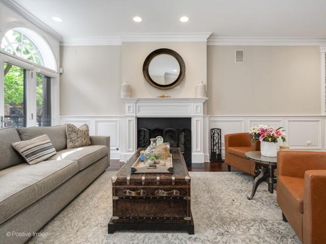 2718 N Wayne Avenue # 1