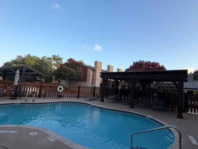 2718 Old Field Dr, Unit 302