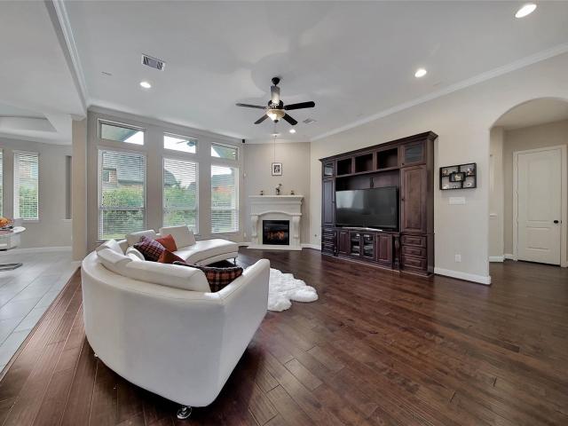 2718 Carriage Hollow Lane
