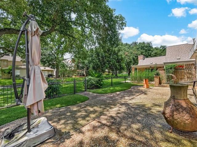 2718 Kissing Camel Ct, Missouri City, TX 77459