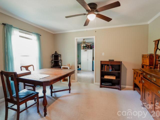 2718 Ridgewood Lane