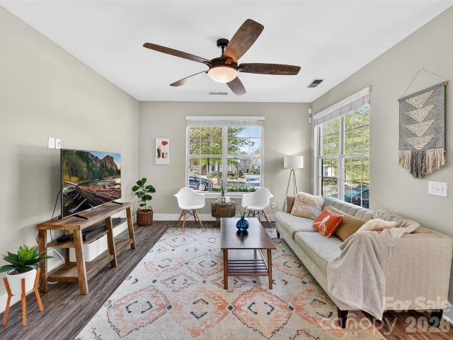2718 Tranquil Oak Place