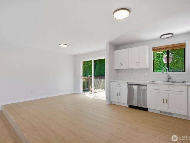 2719 NE 4th Court