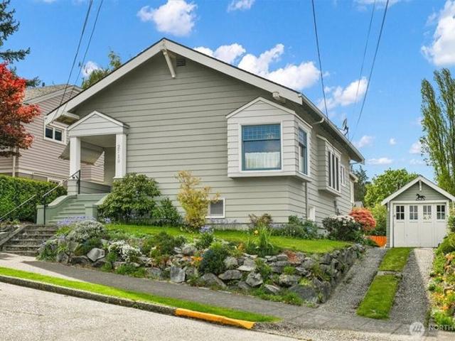2719 Nob Hill Ave N, Seattle, WA 98109