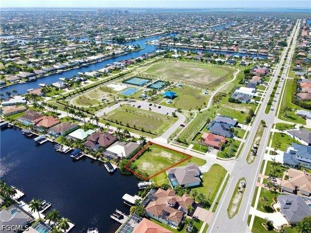 2719 SW 43rd Ter, Cape Coral, FL 33914