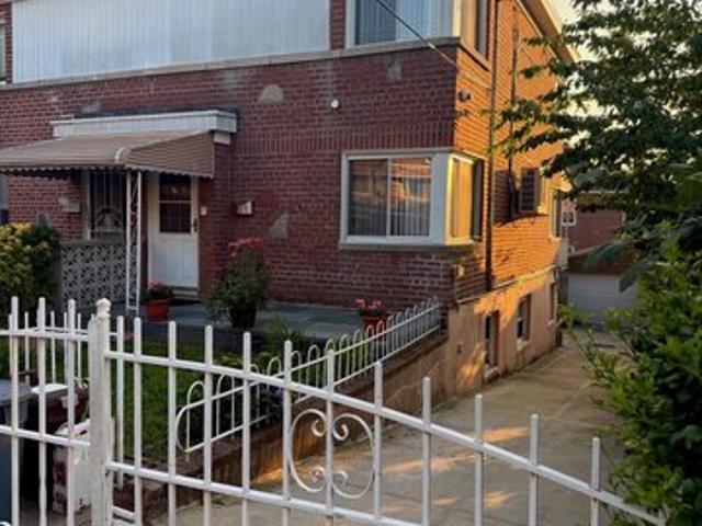 2719 Seymour Ave, Bronx, NY 10469