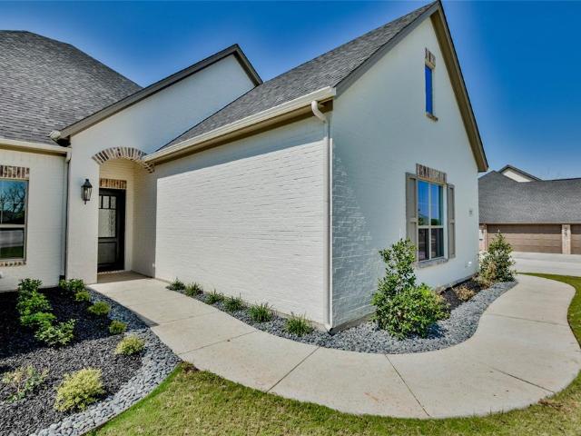 2719 Village Road