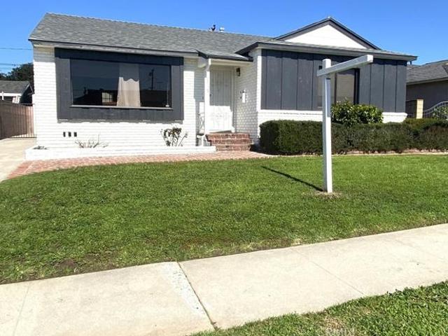 2719 Village Rd, Lakewood, CA 90712