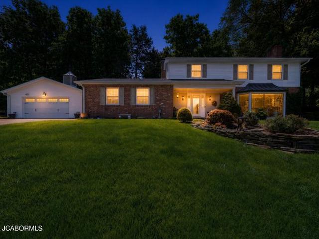 2719 W Schellridge Rd, Jefferson City, MO 65109