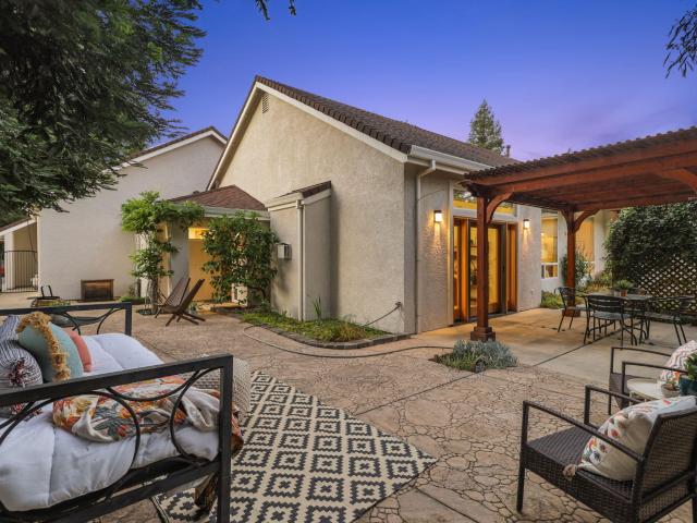 2719 Western Oak Drive