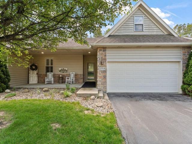2719 White Pine Cir, Valparaiso, IN 46383
