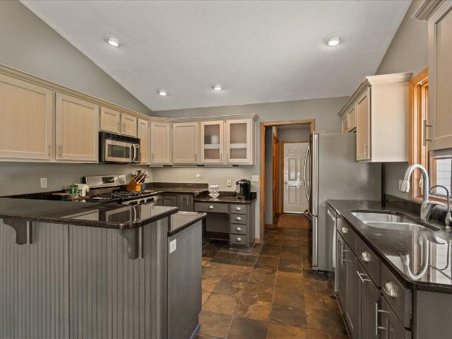 27100 Deerfield Lane