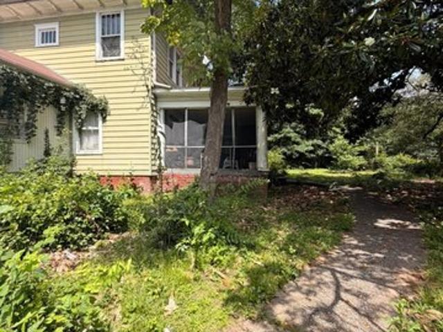 2710 Memorial Dr SE, Atlanta, GA 30317