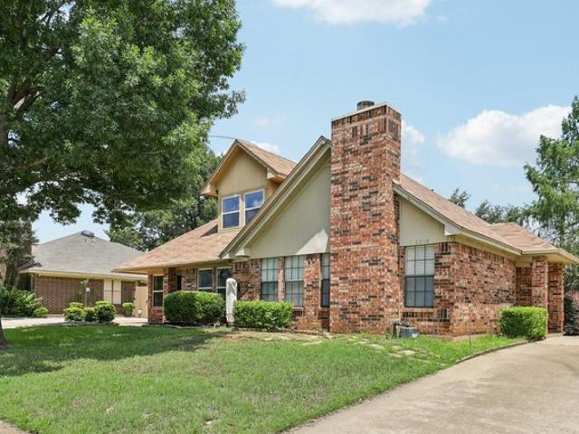 2710 Newkirk Ct, Euless, TX 76039