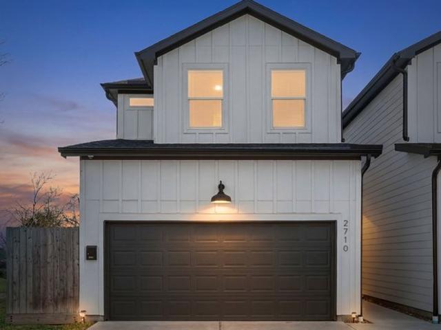 2710 Noble St, Houston, TX 77026