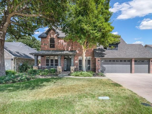 2710 Cobblestone Dr, Grapevine, TX 76051