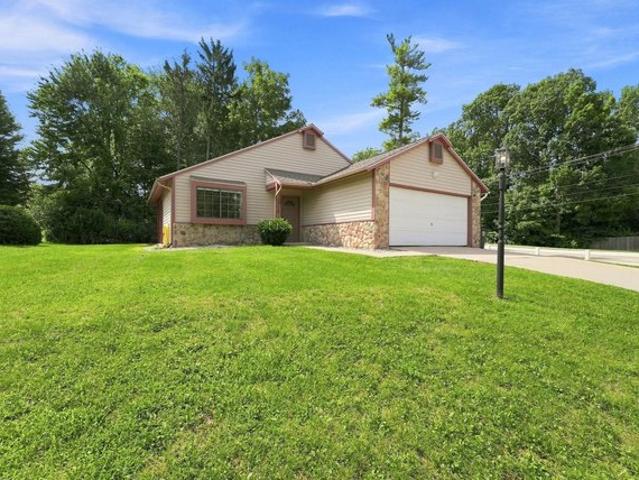 2710 Covington Pines Pl, Fort Wayne, IN 46804
