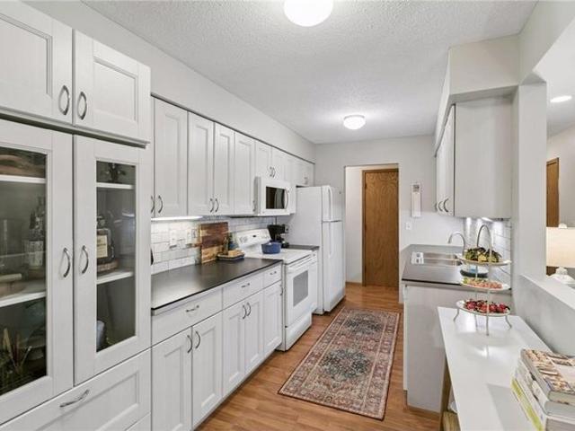 2710 Dale St N Unit B107, Roseville, MN 55113