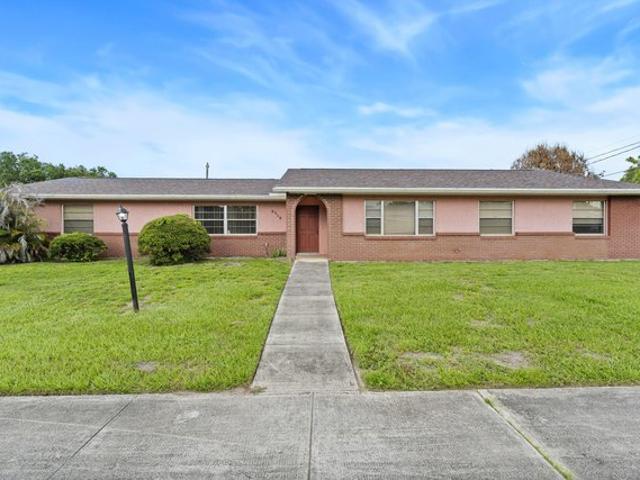 2710 Dove St, Fort Pierce, FL 34982
