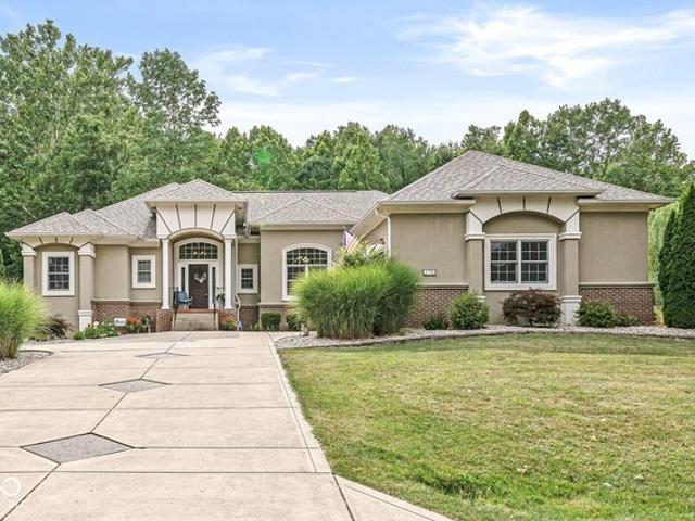 2710 Grey Fox Dr, Martinsville, IN 46151