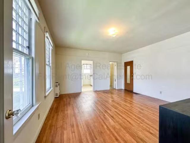 2710 Haste St #3, Berkeley, CA 94704
