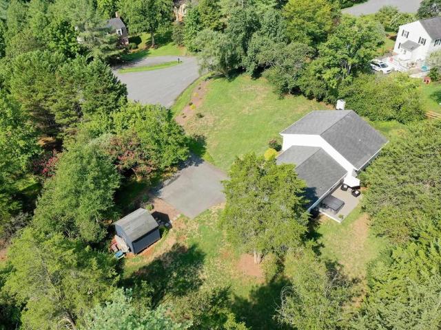2710 Leeds Ln